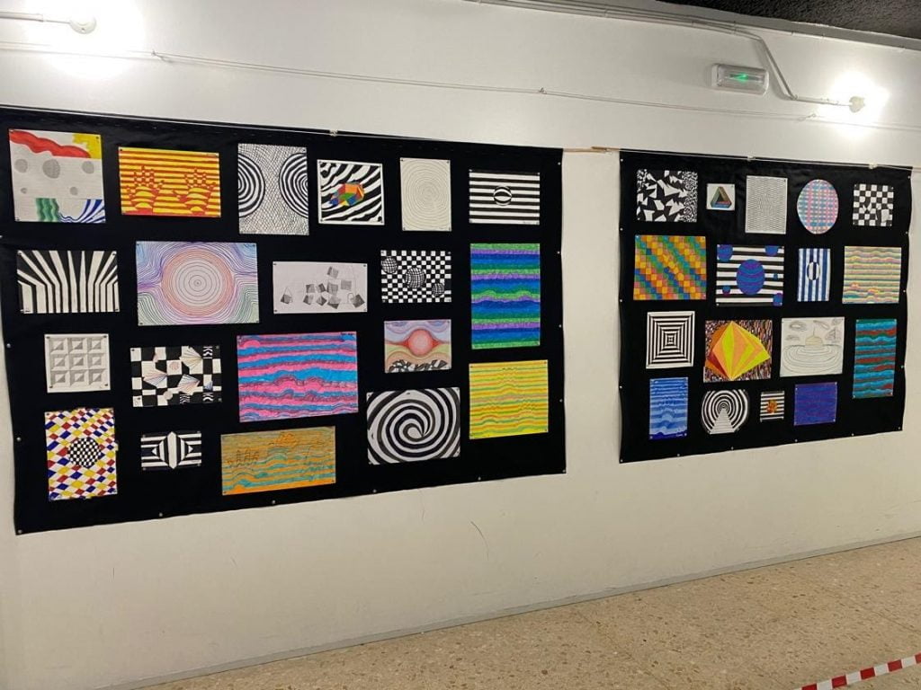Travaux d’arts plastiques des élèves du collège / Obras de arte de ...